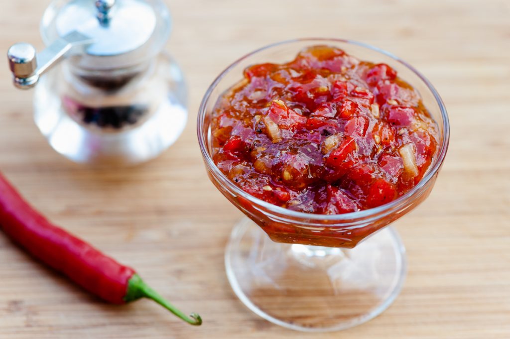Paholaisen hillo - Tulinen tomaatti-chilihillo sopii liharuokien ...