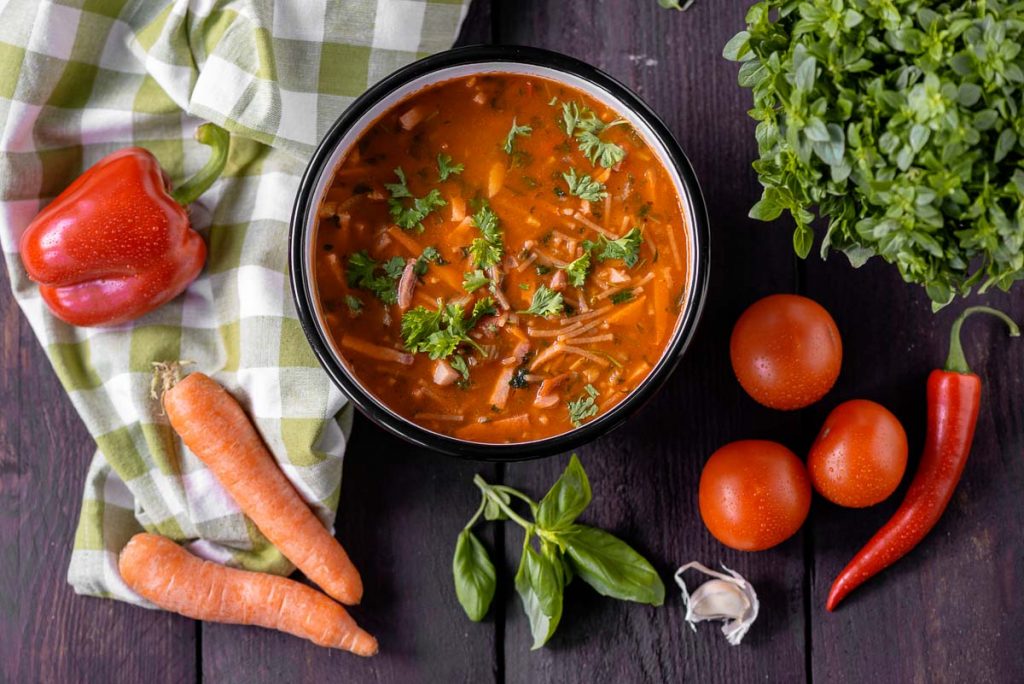 Minestronekeitto on arjen helppo keitto - nappaa ohje tästä | Hellapoliisi