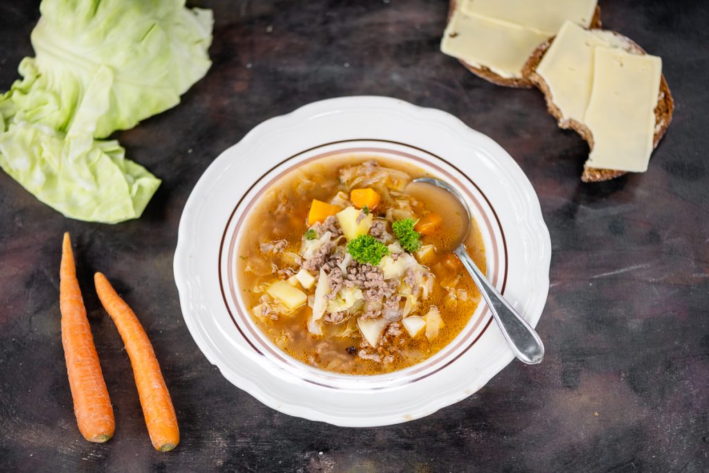 Ihana, perinteinen hernekeitto valmistuu helposti - katso resepti ...