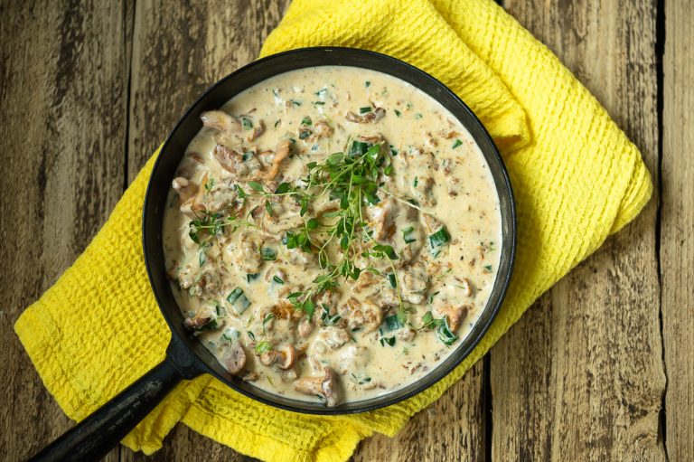 Kantarelli-härkiskastike | Hellapoliisi