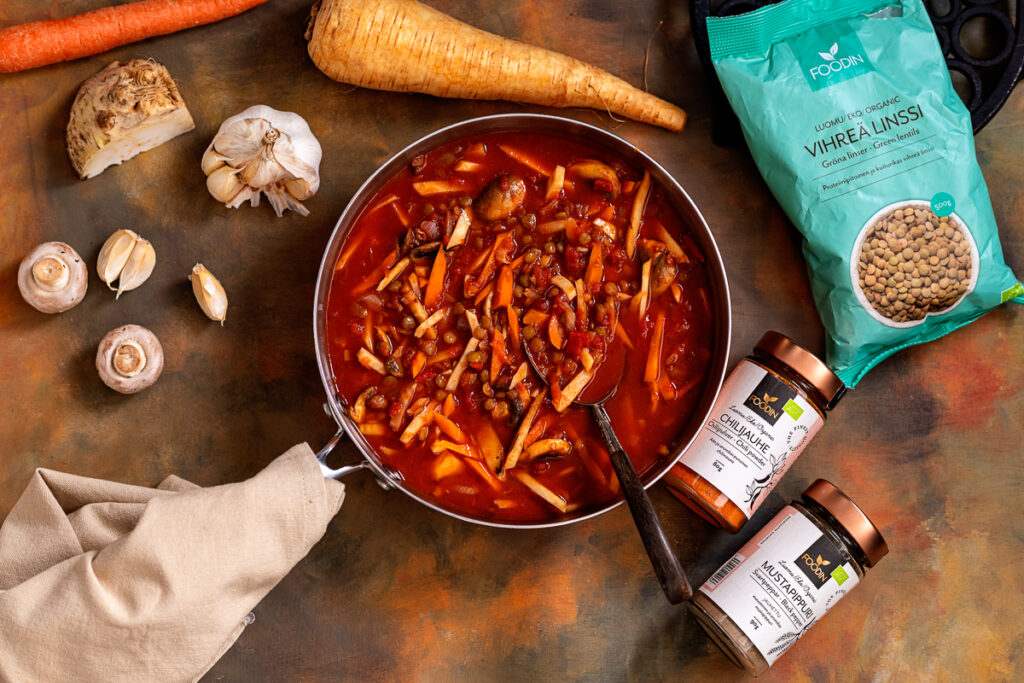 Maistuva kasvisruoka: Linssi-kasvisbolognese | Hellapoliisi