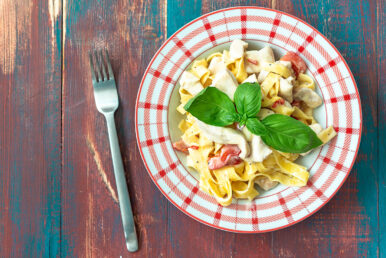 Arkiherkku alle kymmenessä minuutissa: juusto-broileripasta | Hellapoliisi