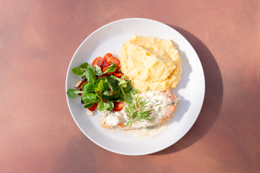 Valmista katkarapu-lohi uunissa ja tarjoa seuraksi perunasosetta ...